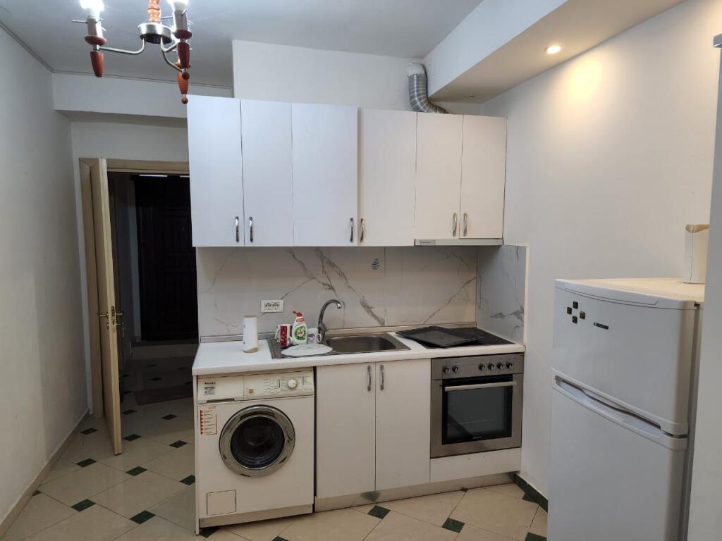 Jepet me qira garsoniere 300 metra mbi Qenderen Kristal. - Tirane ...