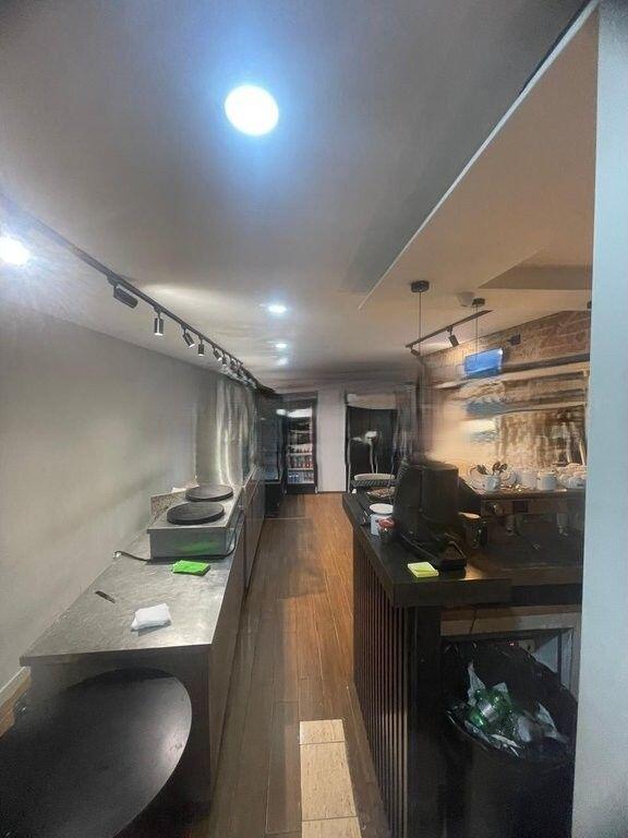 WE SELL BUSINESS BAR, FAST-FOOD/ CREPERIE NEAR THE VASIL SHANTO ...